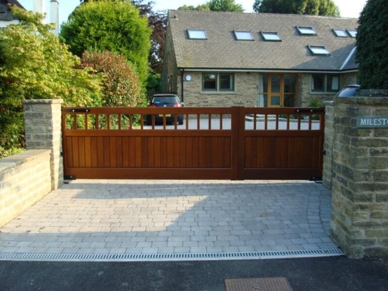 Timber Gates | Automatic Timber Gates | Yorkshire