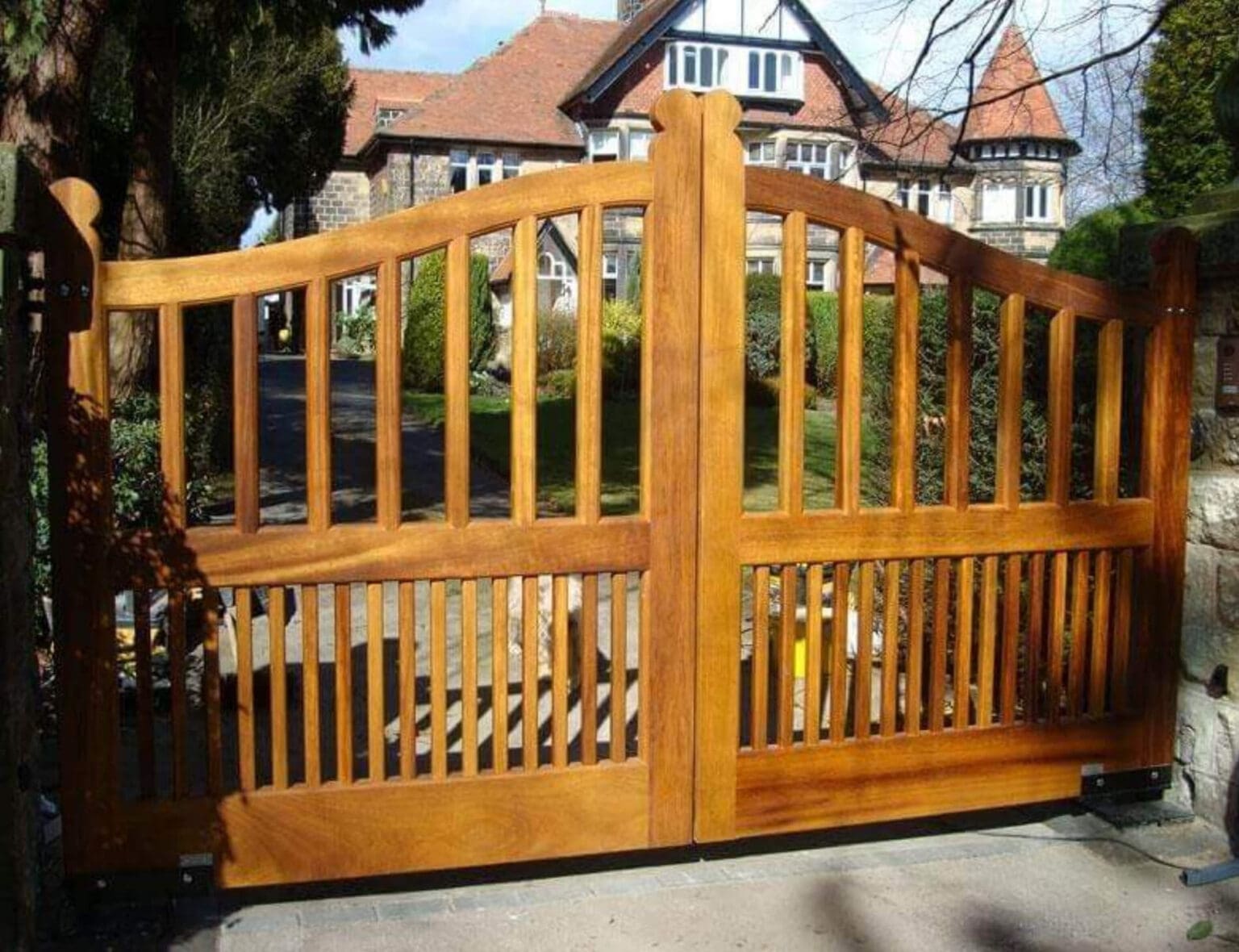 Timber Gates | Automatic Timber Gates | Yorkshire
