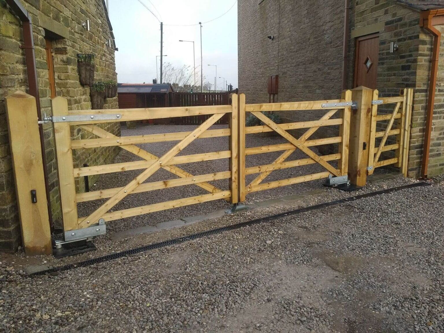Timber Gates | Automatic Timber Gates | Yorkshire