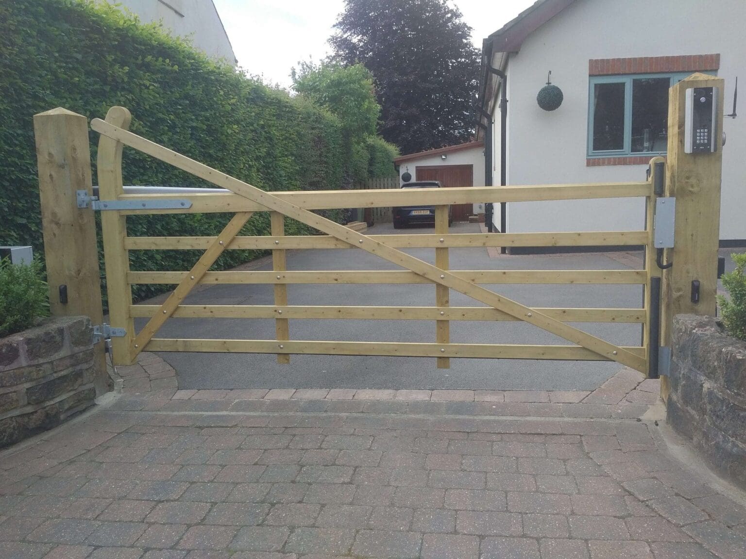 Timber Gates | Automatic Timber Gates | Yorkshire